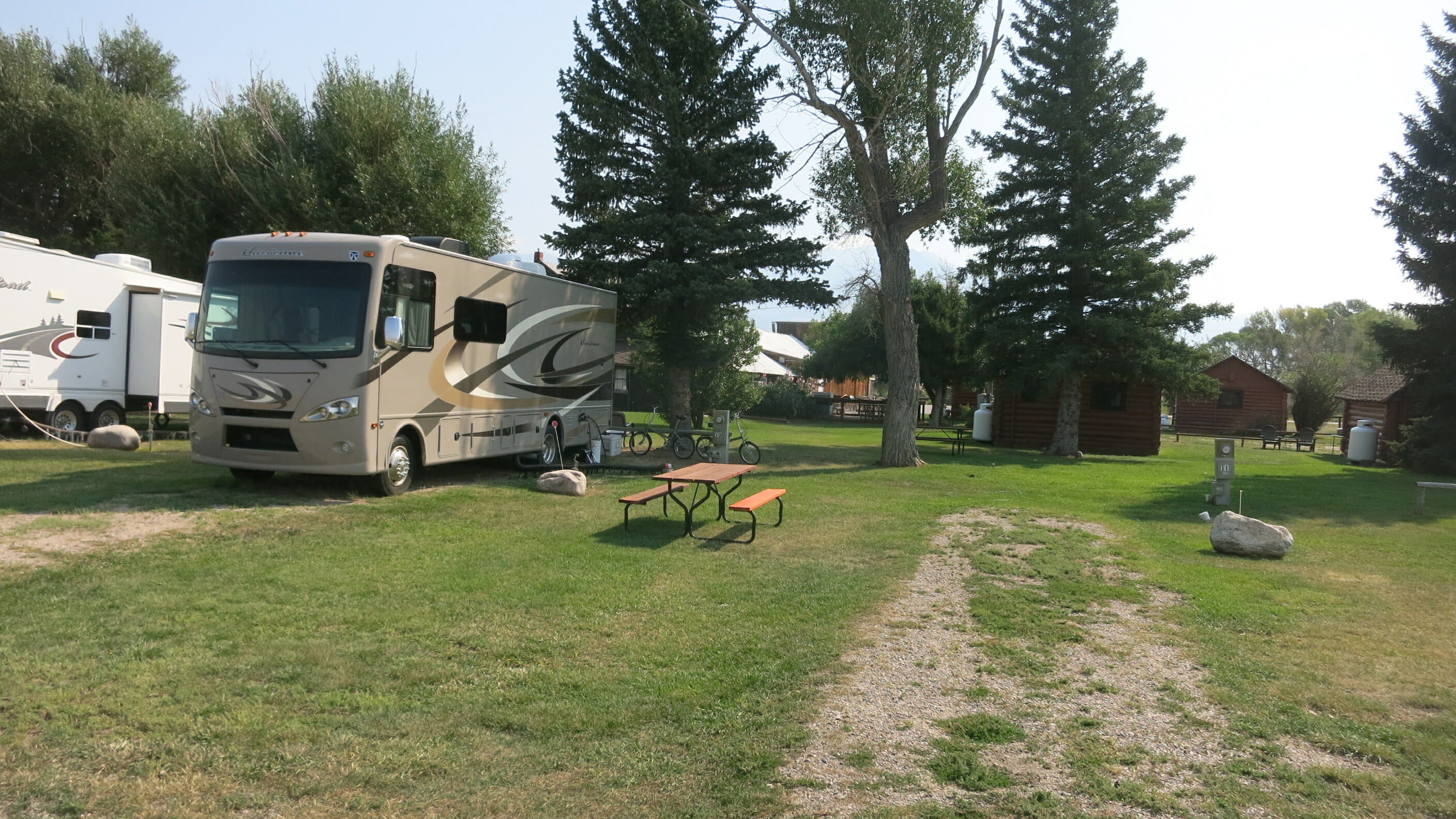 Blue Moon Saloon Cabins & RV Park Reviews updated 2026