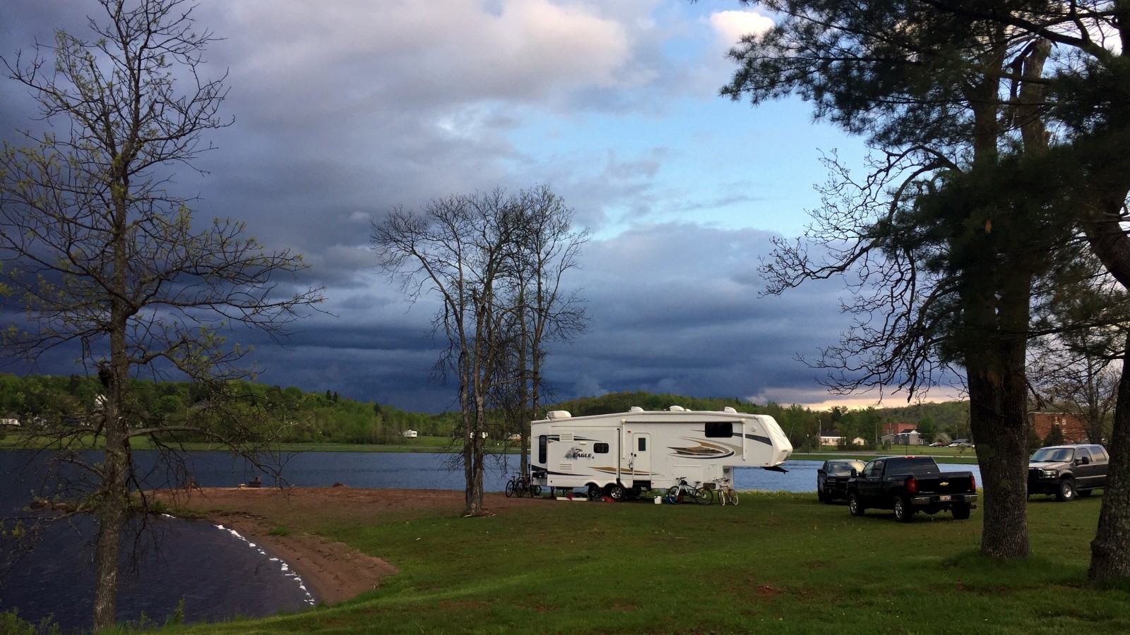 Sunday Lake Overnight Parking Reviews updated 2026